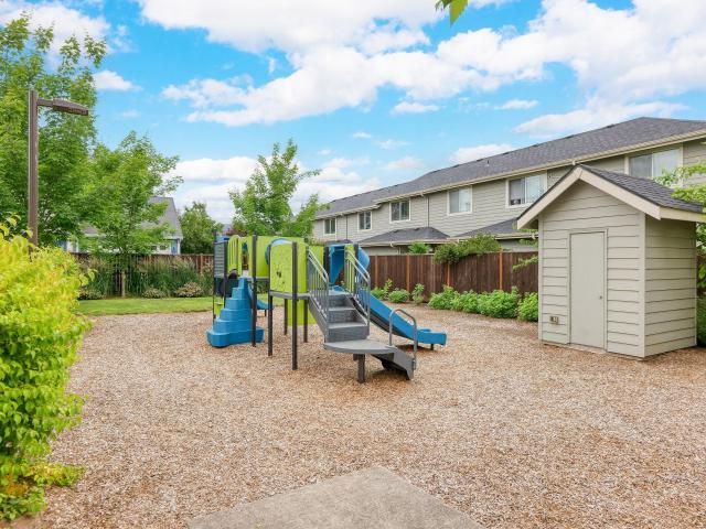 2 BR, 1.5 BA Apartment 243 R Street, Apt. 1 Unit 07, Springfield, OR 97477