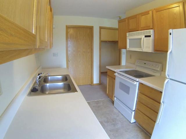 2 BR, 1.5 BA Apartment 2549 Cornelia Trl Unit 2549 F, Saint Paul, MN 55125
