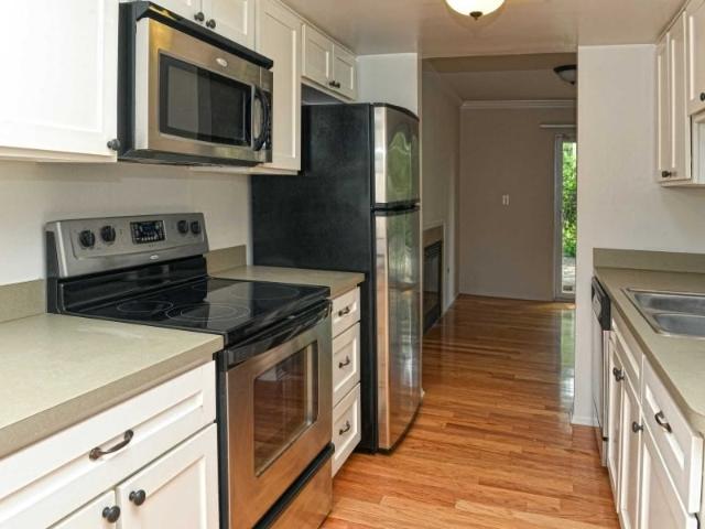 2 BR, 1.5 BA Apartment 25600 Briar Drive Unit 25645 5, Oak Park, MI 48237
