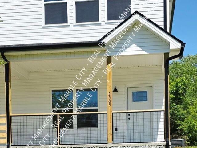 2 BR, 1.5 BA Apartment 2505 Boyds Bridge, Knoxville, TN 37914