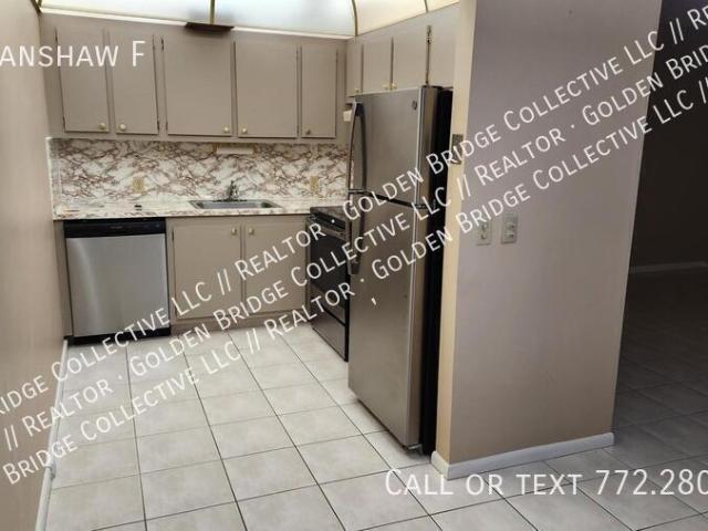 2 BR, 1.5 BA Apartment 251 Fanshaw F, Boca Raton, FL 33434
