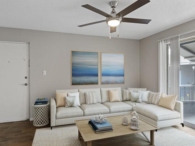 2 BR, 1.5 BA Apartment 25350 US 19 North Unit 282, Clearwater, FL 33763