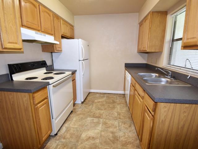 2 BR, 1.5 BA Apartment 2635 Casablanca East Unit CE2005, Gainesville, FL 32608