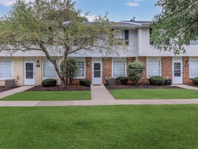 2 BR, 1.5 BA Apartment 27652 Westchester Parkway, #E Unit 15 672H, Westlake, OH 44145