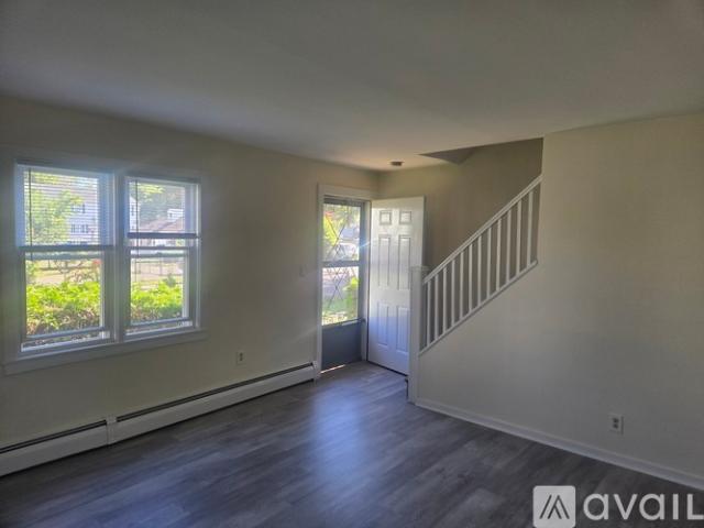 2 BR, 1.5 BA Apartment 273 Pearl Harbor St, Unit 273, Bridgeport, CT 06610