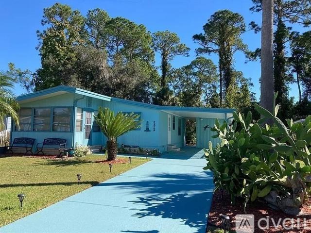 2 BR, 1.5 BA Apartment 2824 Manatee Road, Tavares, FL 32778