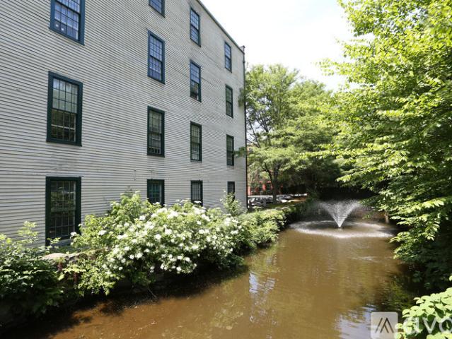2 BR, 1.5 BA Apartment 2 N Main St, Unit 11, Beacon Falls, CT 06403