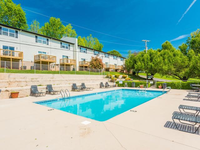 2 BR, 1.5 BA Apartment 3017 Limestone Dr Unit 3033 B, Louisville, TN 37777