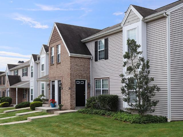 2 BR, 1.5 BA Apartment 303 Hamilton Circle Unit 0301, Harrisburg, PA 17111