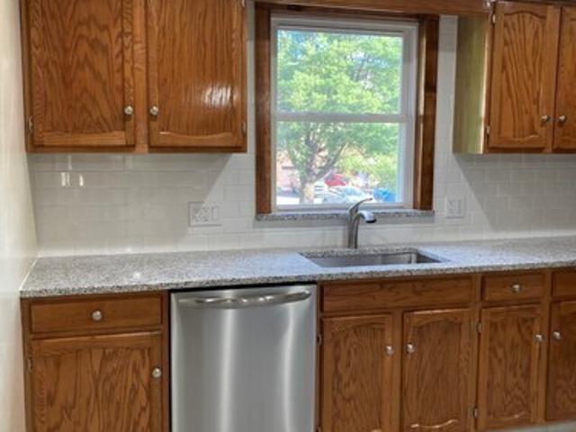 2 BR, 1.5 BA Apartment 30 Mansfield Dr, Unit 105, Northford, CT 06472