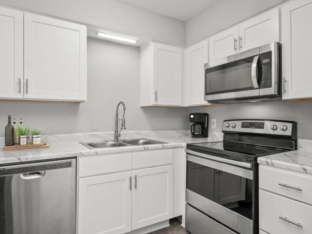 2 BR, 1.5 BA Apartment 324 Walton Ferry Road Unit 15, Hendersonville, TN 37075
