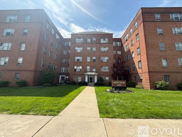 2 BR, 1.5 BA Apartment 3270 Warrensville Center Rd, Unit F 306, Shaker Heights, OH 44122