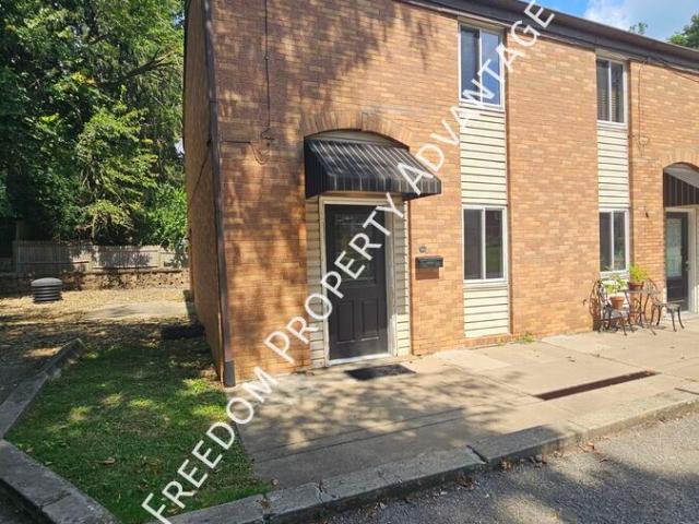 2 BR, 1.5 BA Apartment 320 Bank St, Sewickley, PA 15143