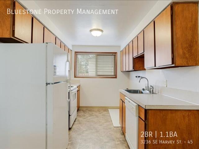 2 BR, 1.5 BA Apartment 3236 SE Harvey St Milwaukie, OR 97222