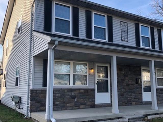 2 BR, 1.5 BA Apartment 323 Pine St, Unit 323, Rochester, MI 48307