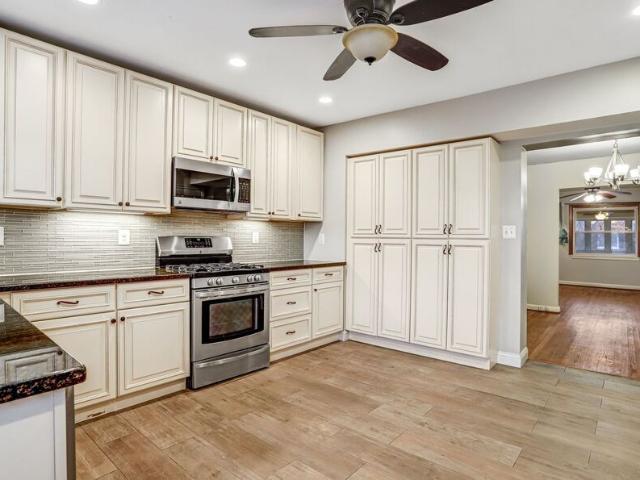 2 BR, 1.5 BA Apartment 3351 Clay St NE, Washington, DC 20019