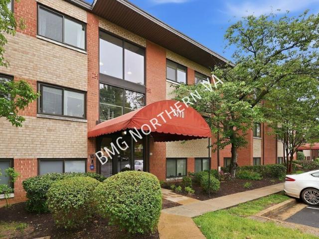 2 BR, 1.5 BA Apartment 3310 S 28th St, Alexandria, VA 22302