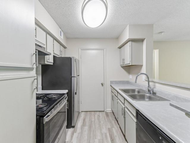 2 BR, 1.5 BA Apartment 3400 Sweetwater Road Unit 0405, Lawrenceville, GA 30044