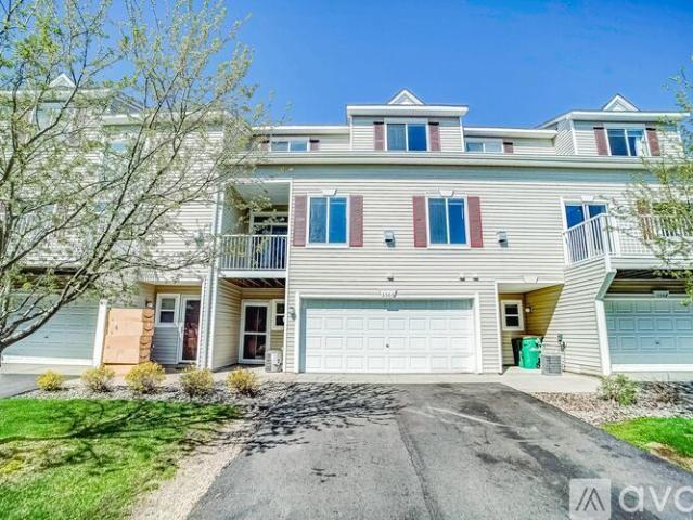 2 BR, 1.5 BA Apartment 3505 Abercrombie Ln, Stillwater, MN 55082