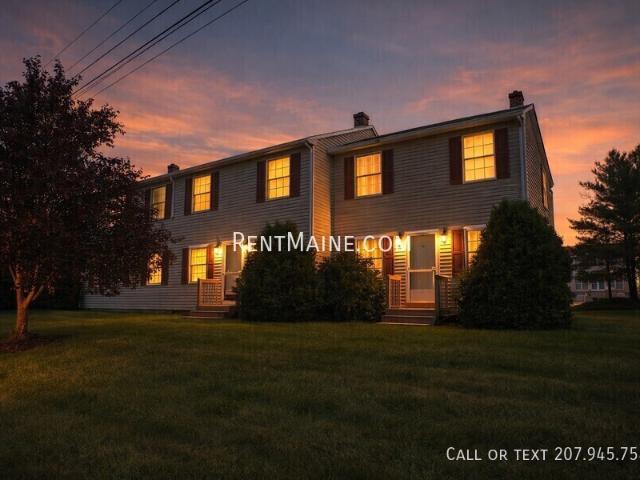 2 BR, 1.5 BA Apartment 35 Valley View Lane Apt, Bangor, ME 04401