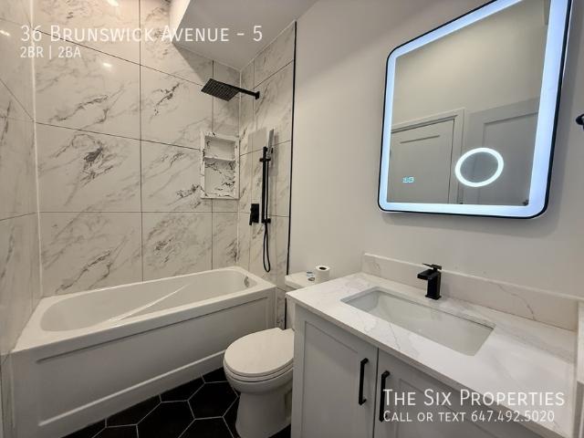 2 BR, 1.5 BA Apartment 36 Brunswick Avenue, Toronto, ON M5S2L7
