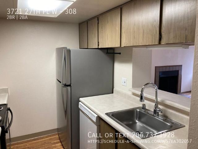 2 BR, 1.5 BA Apartment 3721 27th Pl W, Seattle, WA 98199