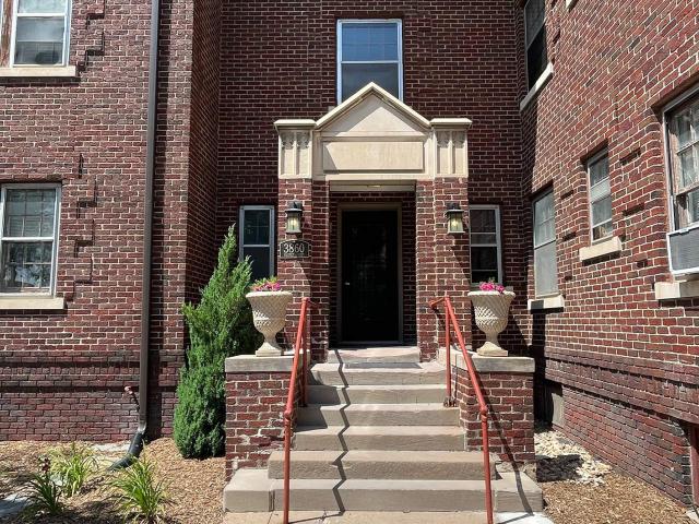 2 BR, 1.5 BA Apartment 3860 Harney Street Unit 2, Omaha, NE 68131
