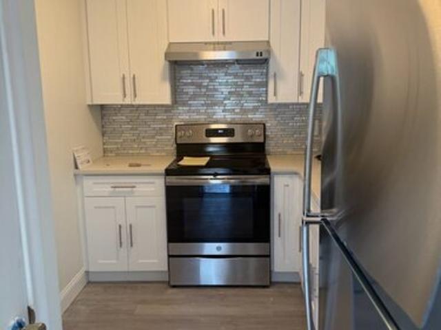 2 BR, 1.5 BA Apartment 7 Sharon Lane, Unit 88 Townhouse Condominiums, Wethersfield, CT 06109