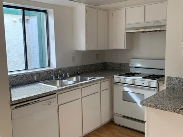 2 BR, 1.5 BA Apartment 404 Myrtle Street, Unit 4, Glendale, CA 91203