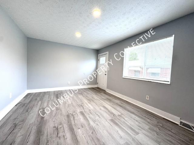 2 BR, 1.5 BA Apartment 4056 Carlton Ave, Columbus, OH 43227