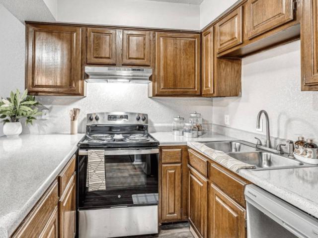 2 BR, 1.5 BA Apartment 408 Summit Ridge Drive Unit 412 201, Oklahoma City, OK 73114