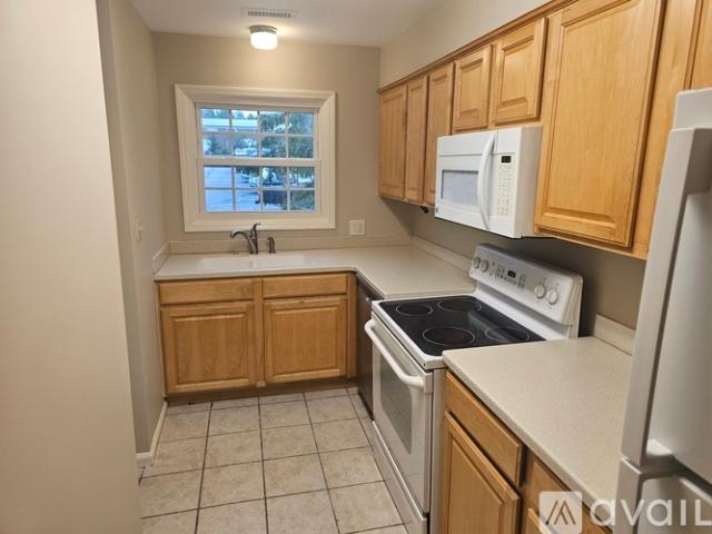 2 BR, 1.5 BA Apartment 400 Davie Road, Unit Fidelity Court Apt 42, Carrboro, NC 27510