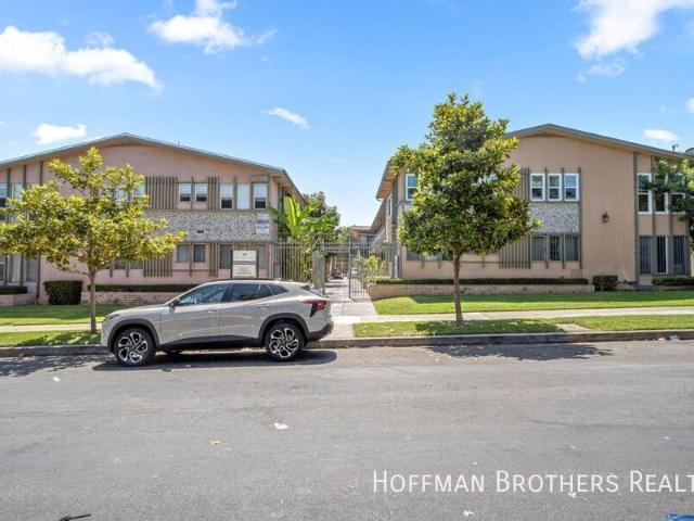 2 BR, 1.5 BA Apartment 4030 Gelber Pl, Los Angeles, CA 90008