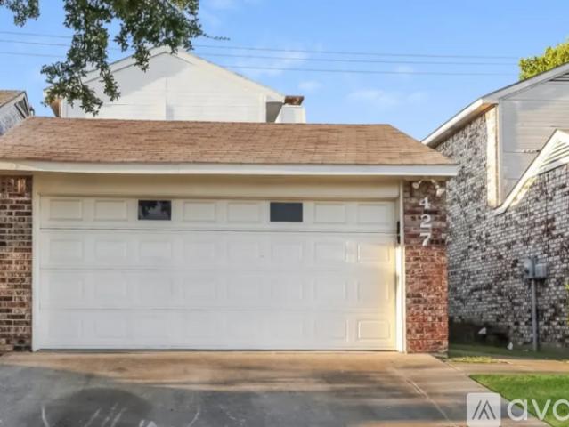 2 BR, 1.5 BA Apartment 425 Dawn Dr, Duncanville, TX 75137