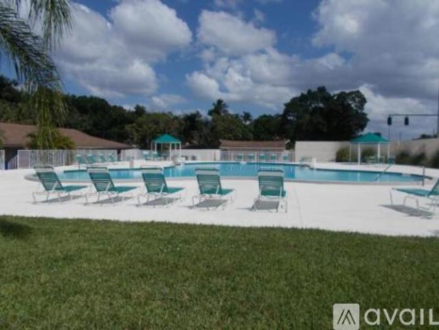 2 BR, 1.5 BA Apartment 4261 Island Cir, Fort Myers, FL 33919