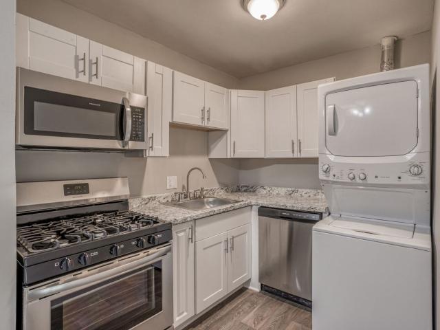 2 BR, 1.5 BA Apartment 4212 Williamsburg Drive Unit 23 050, Harrisburg, PA 17109