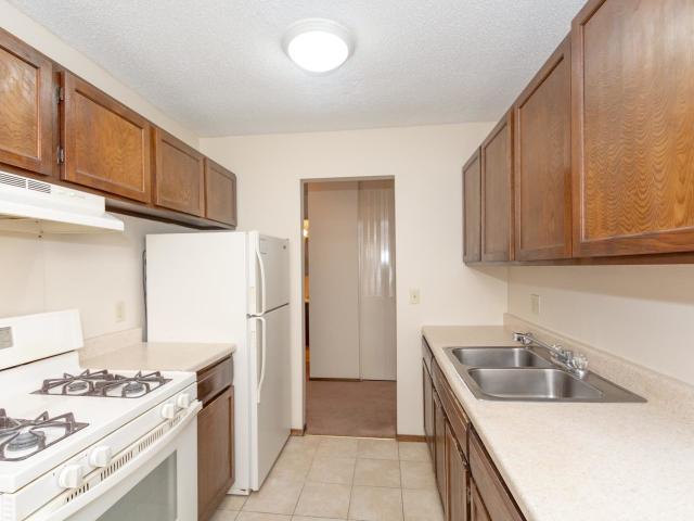 2 BR, 1.5 BA Apartment 421 Van Buren Ave N Unit 725 234, Hopkins, MN 55343
