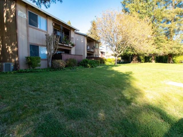 2 BR, 1.5 BA Apartment 430 Ellesmere Dr Unit 02, Dixon, CA 95620