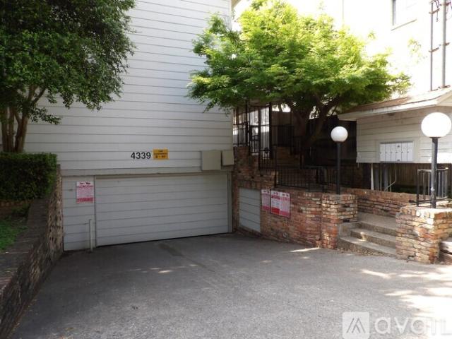 2 BR, 1.5 BA Apartment 4339 Buena Vista Street, Unit 5, Dallas, TX 75205