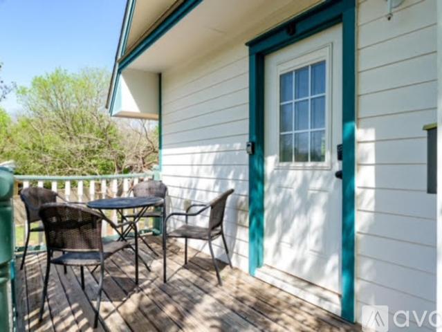 2 BR, 1.5 BA Apartment 433 W San Antonio St, Unit Sunflower, San Marcos, TX 78666