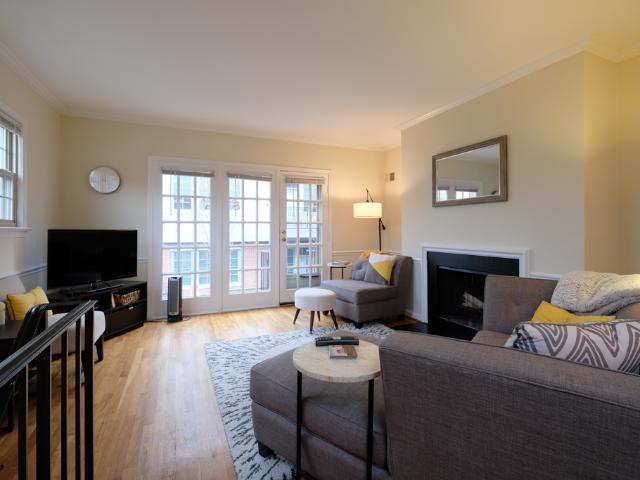 2 BR, 1.5 BA Apartment 4450 Macarthur Blvd NW, Washington, DC 20007