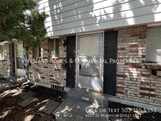 2 BR, 1.5 BA Apartment 4411 SE Morrison Street 4411, Portland, OR 97215