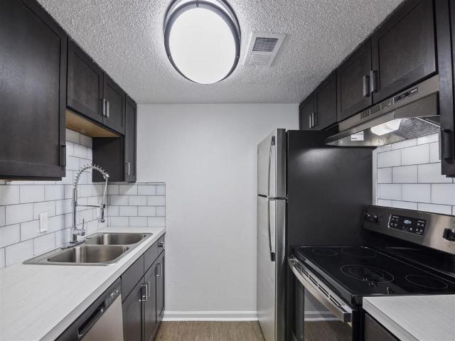 2 BR, 1.5 BA Apartment 4435 Marlane Drive Unit 133, Pensacola, FL 32526