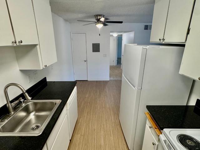 2 BR, 1.5 BA Apartment 450 Alameda del Prado, Novato, CA 94949