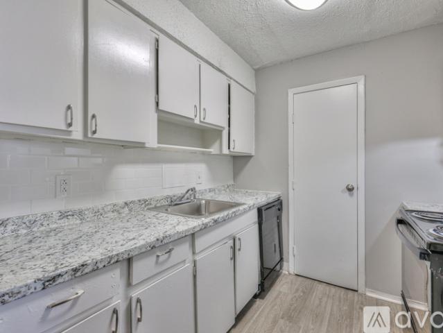 2 BR, 1.5 BA Apartment 4646 Nolensville Pk, Unit 21, Nashville, TN 37211