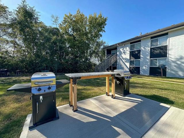 2 BR, 1.5 BA Apartment 4800 Cliff View Dr Unit 0 409, Riverside, MO 64150