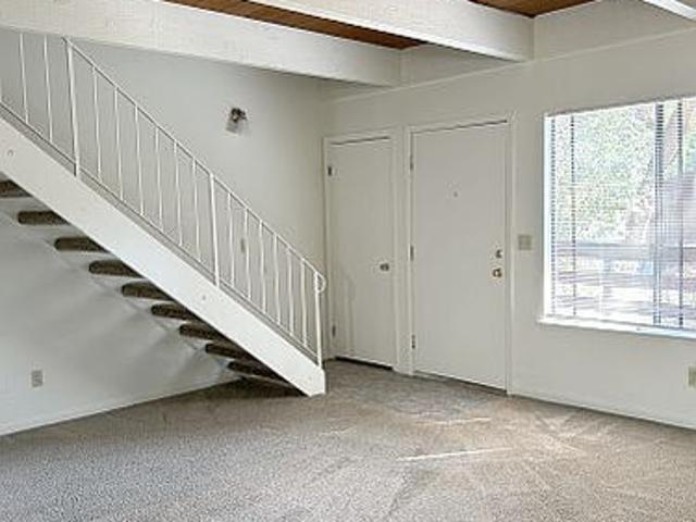 2 BR, 1.5 BA Apartment 5129 Myrtle Avenue, Unit 5129 20, Sacramento, CA 95841