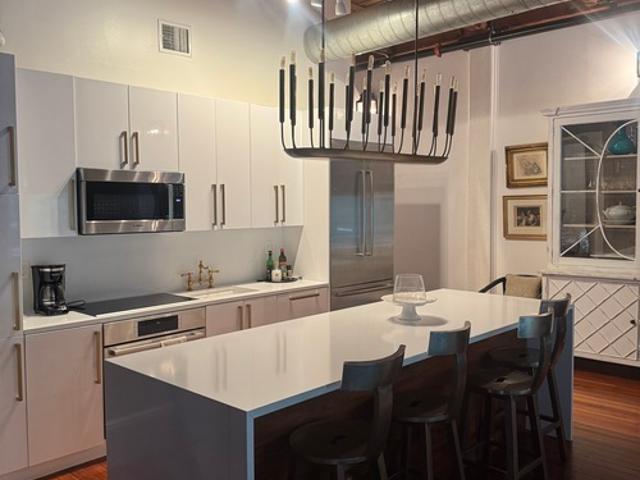 2 BR, 1.5 BA Apartment 528 Baronne St, Unit 202, New Orleans, LA 70113