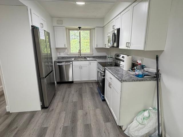 2 BR, 1.5 BA Apartment 528 East Avenue, Unit 204, Lewiston, ME 04240