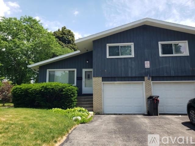 2 BR, 1.5 BA Apartment 5200 Schofield St, Unit 5200, Monona, WI 53716